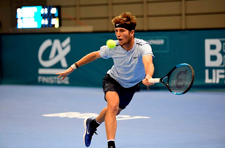Corentin Moutet, a nova coqueluche do ténis francês