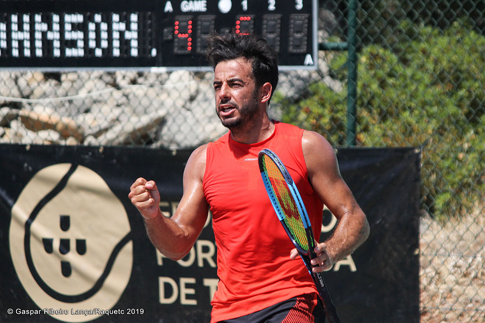 Fred Gil repete presença na final de singulares do SBA Tennis Open