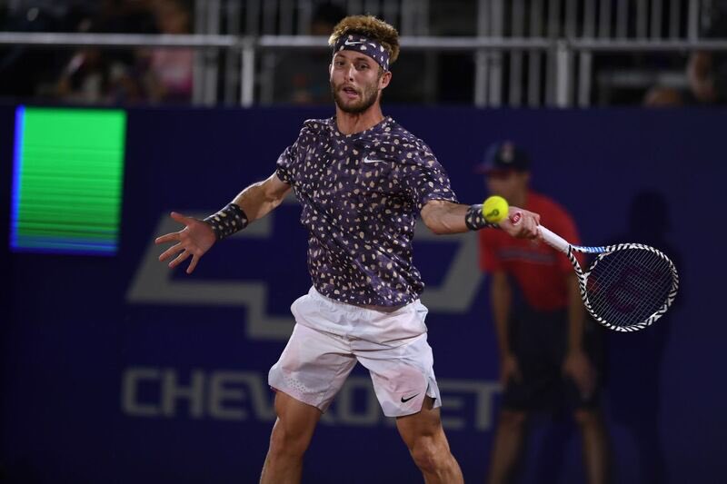 Moutet surpreende Pella rumo aos 'quartos' em Córdoba