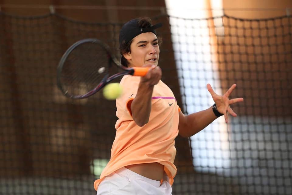 Rocha e Faria estreiam-se no circuito profissional com vitórias