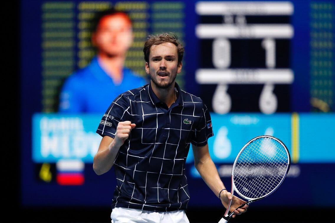 Medvedev completa semana perfeita com a conquista do ATP Finals