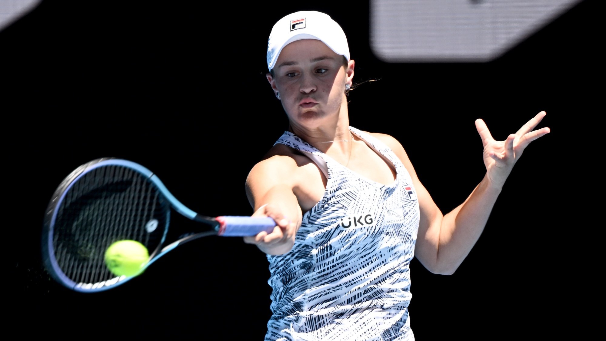 Barty continua a arrasar e espera por Osaka na quarta ronda do ...