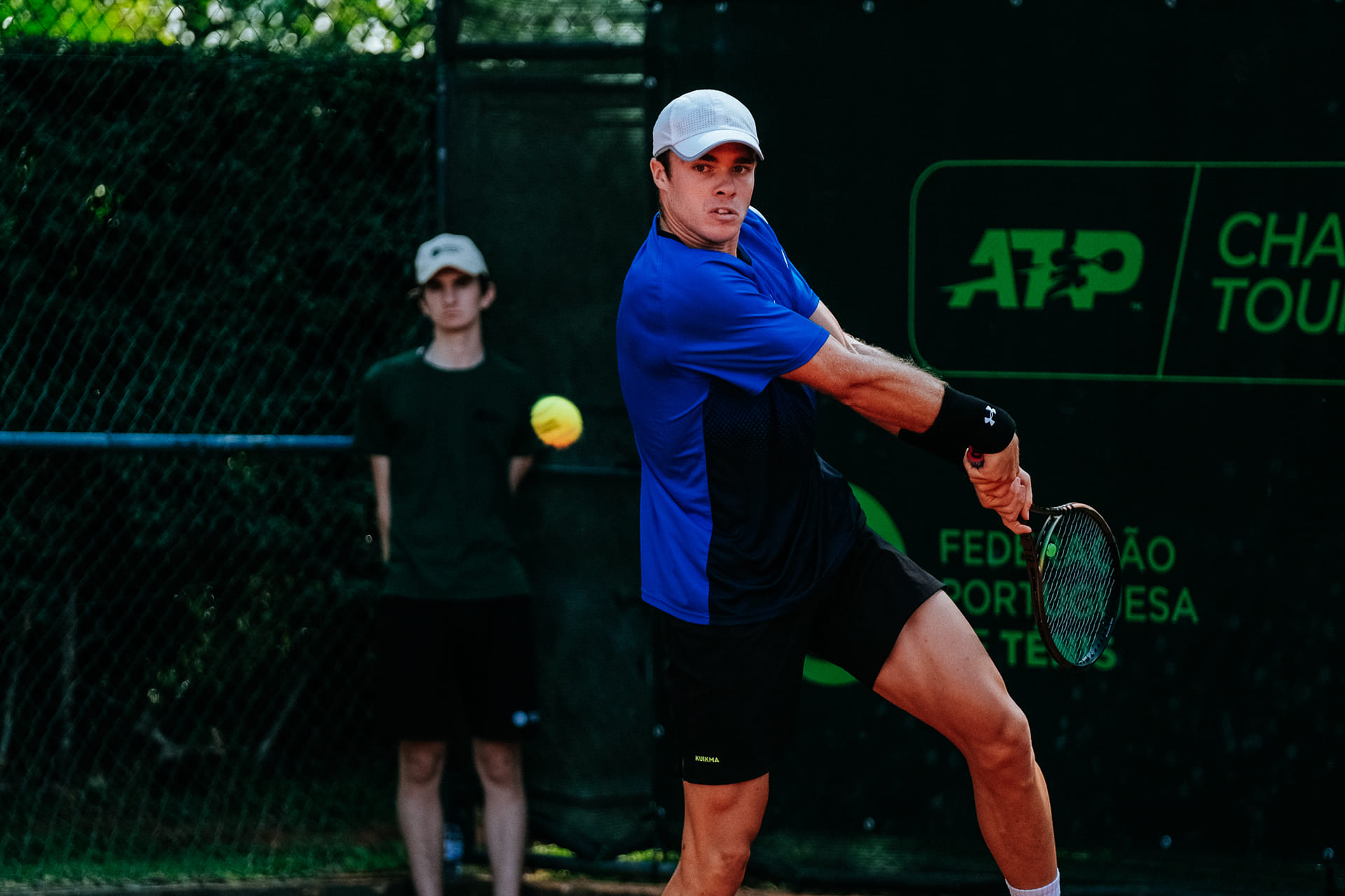 Daniel Rodrigues soma e segue rumo aos quartos de final em Norman