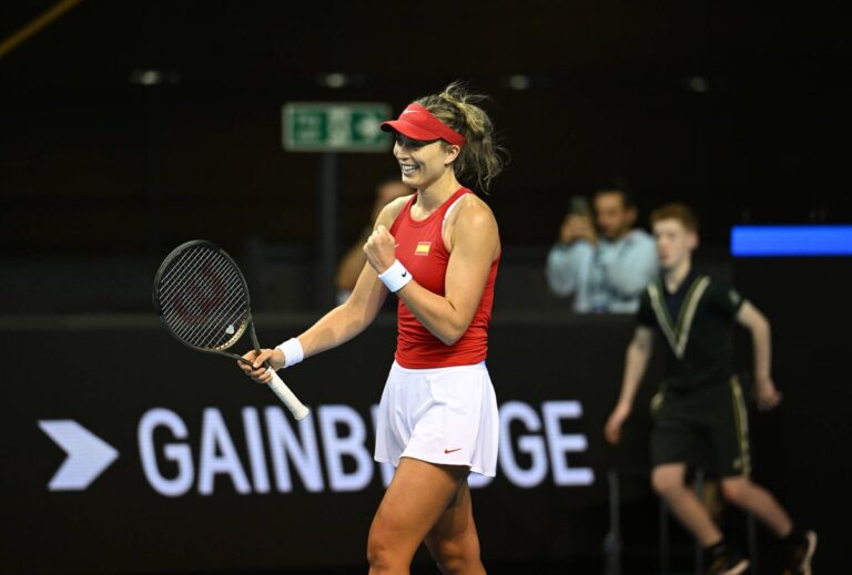 Paula Badosa reencontra-se e aproxima Espanha das meias-finais das BJK ...