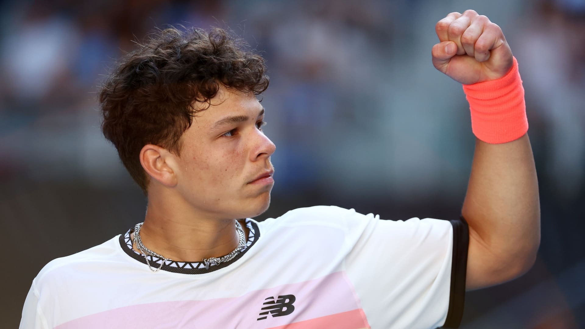 Ben Shelton prolonga estreia de sonho no Australian Open com apuramento ...