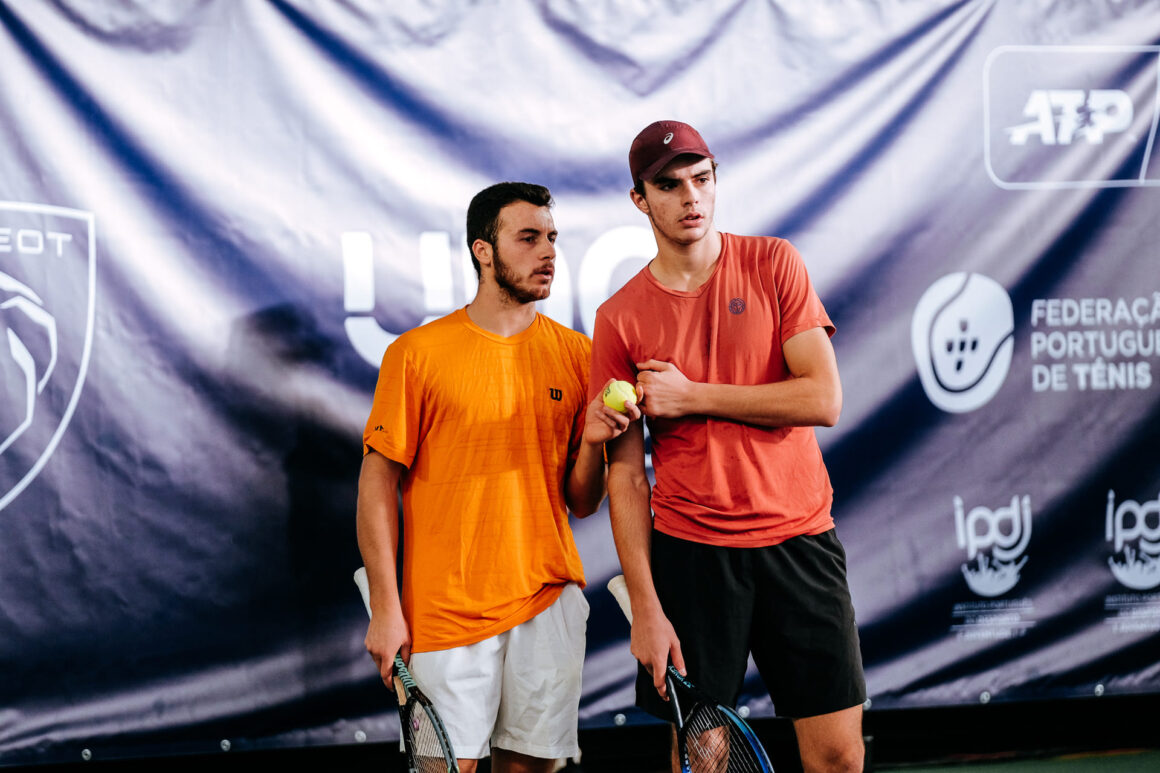 Fábio Coelho e Jaime Faria nos quartos de final do Indoor Oeiras Open