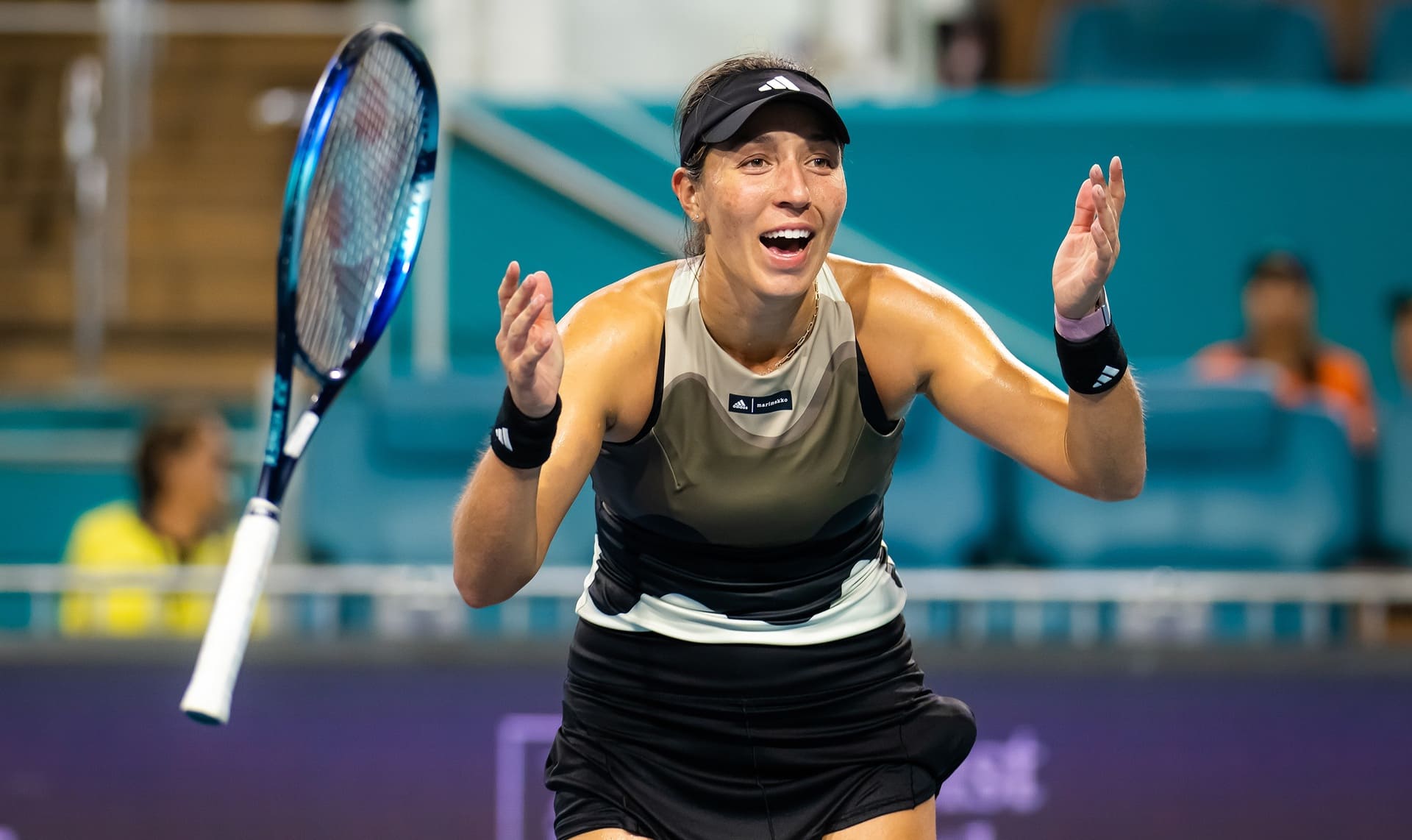 Pegula salva match points e vence depois da 1h da manhã para chegar às ...