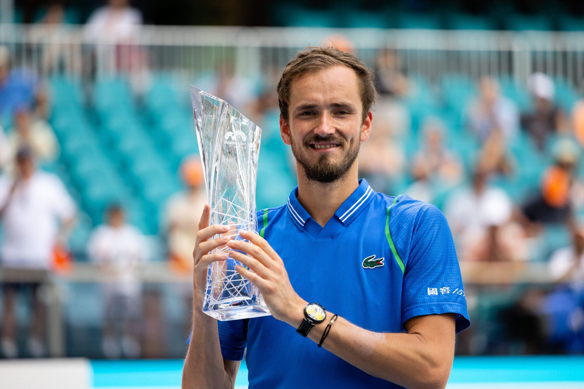 Daniil Medvedev celebra no Masters 1000 de Miami quarto troféu da temporada