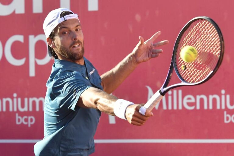 Encontro de João Sousa cancelado devido ao mau tempo no Millennium Estoril Open