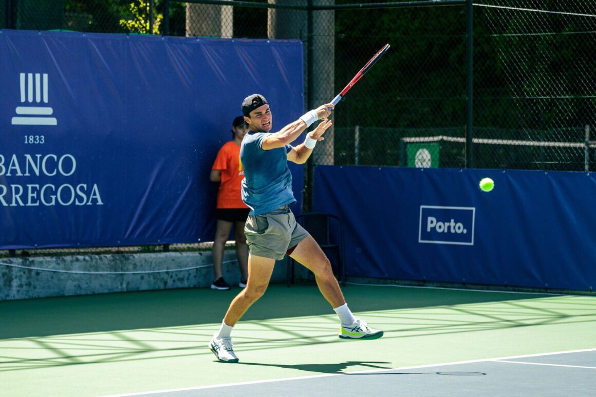 Duarte Vale cai na segunda ronda do qualifying do Porto Open