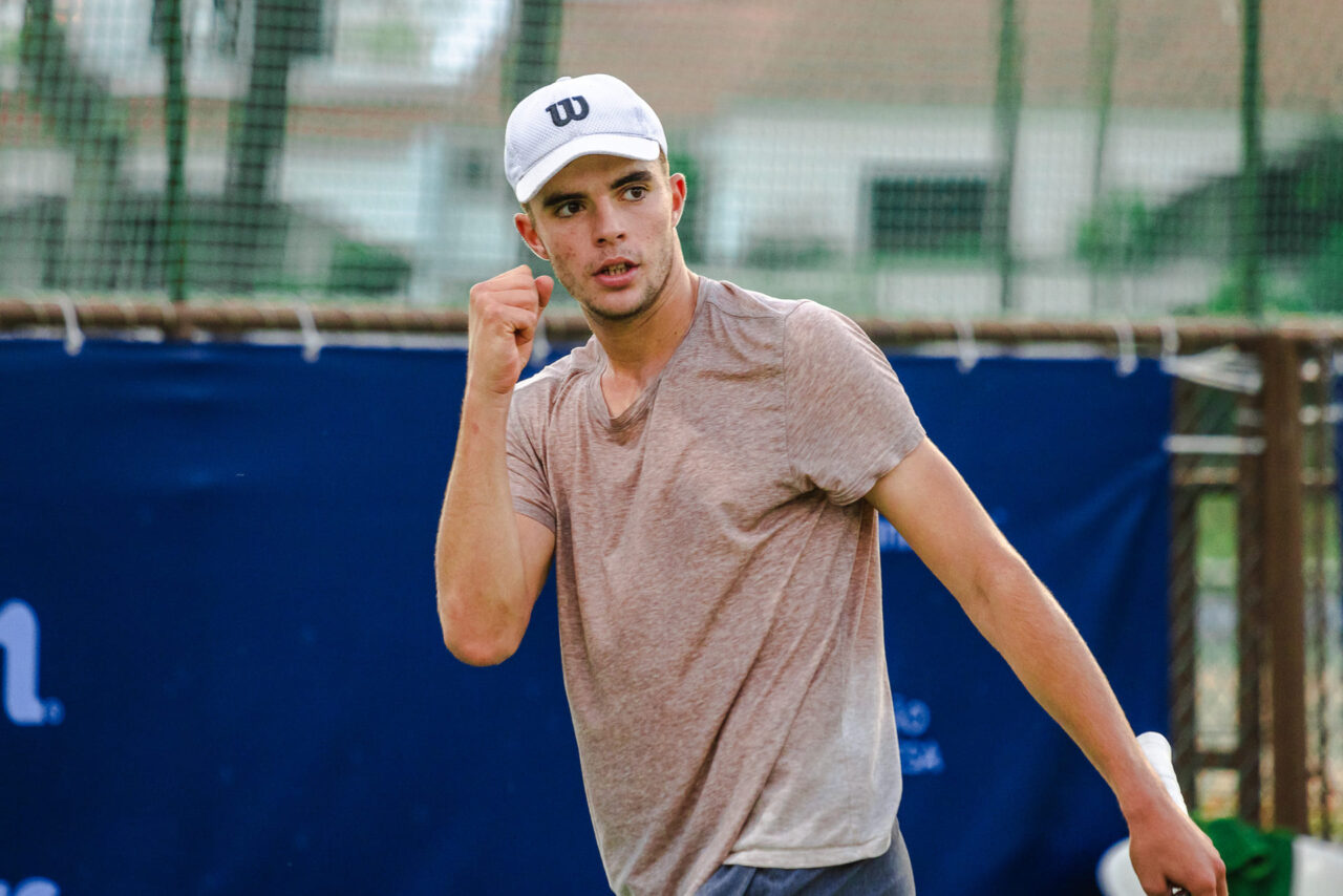 Jaime Faria completa mão cheia de portugueses na segunda ronda em Vale ...