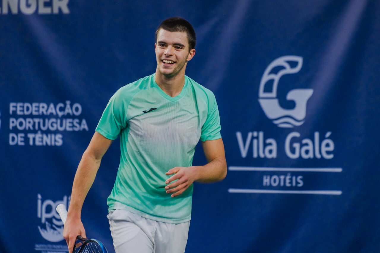 Jaime Faria regressa às vitórias com estreia demolidora em Vila Real de ...