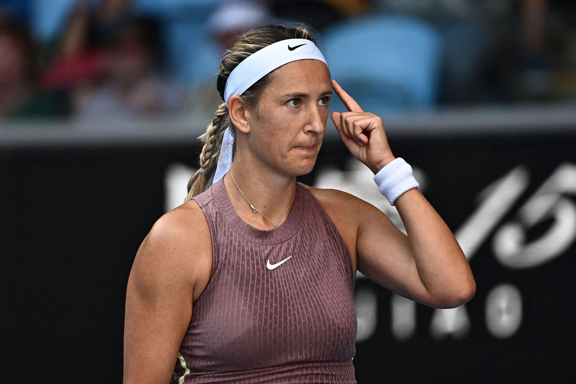 Azarenka prolonga domínio sobre Ostapenko e regressa à segunda semana do Australian Open