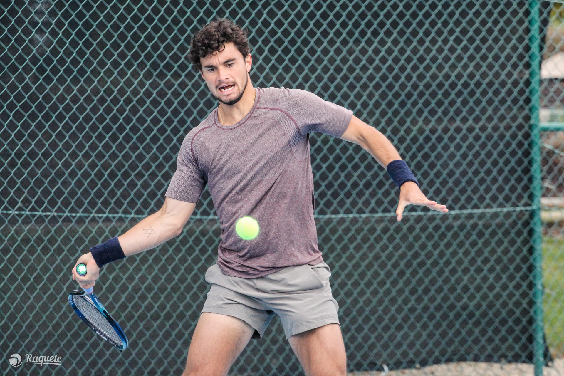 Duarte Vale vence batalha a dois tempos e garante um português nas ...