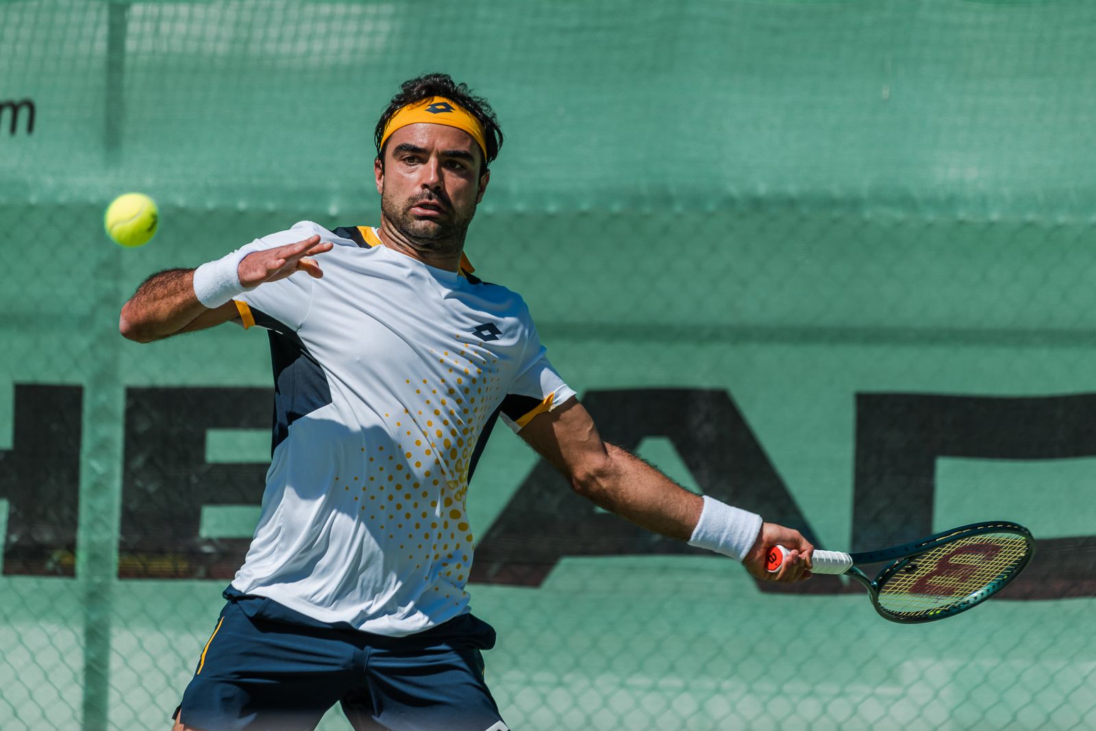 Frederico Silva vence batalha de tie-breaks rumo aos quartos de final em Vale do Lobo