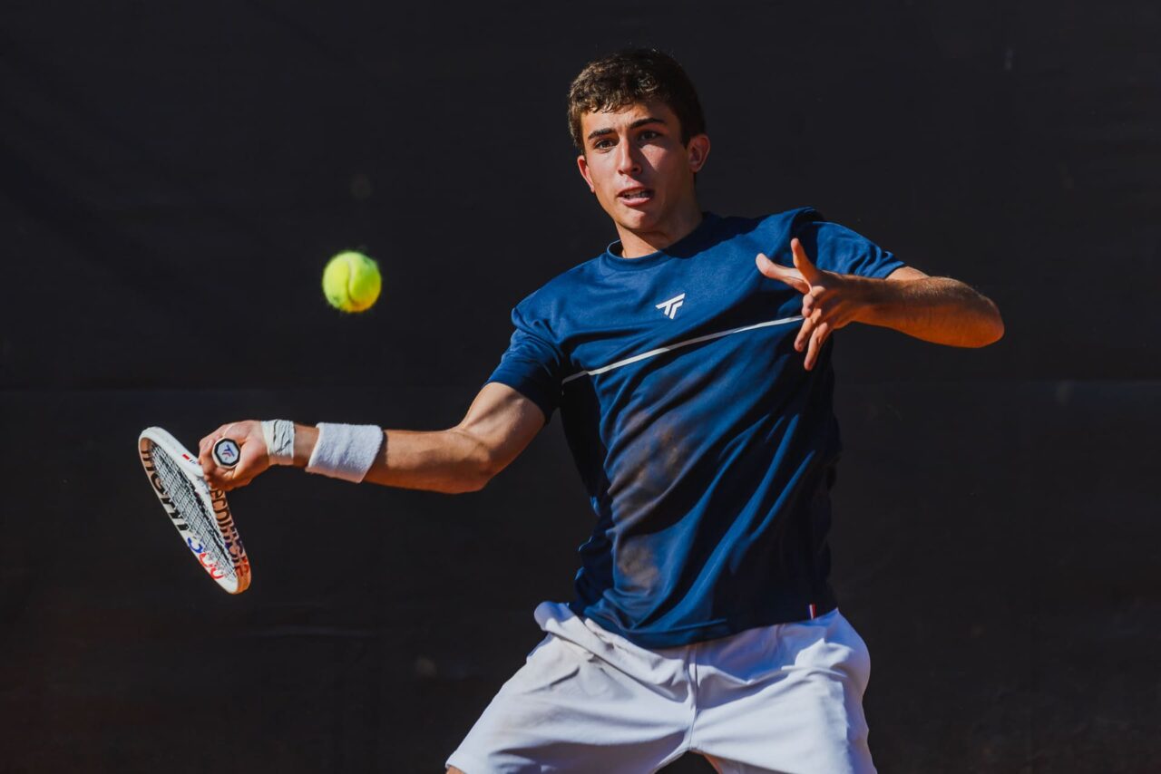 Rodrigo Fernandes oferece boa réplica mas despede-se à primeira do ...