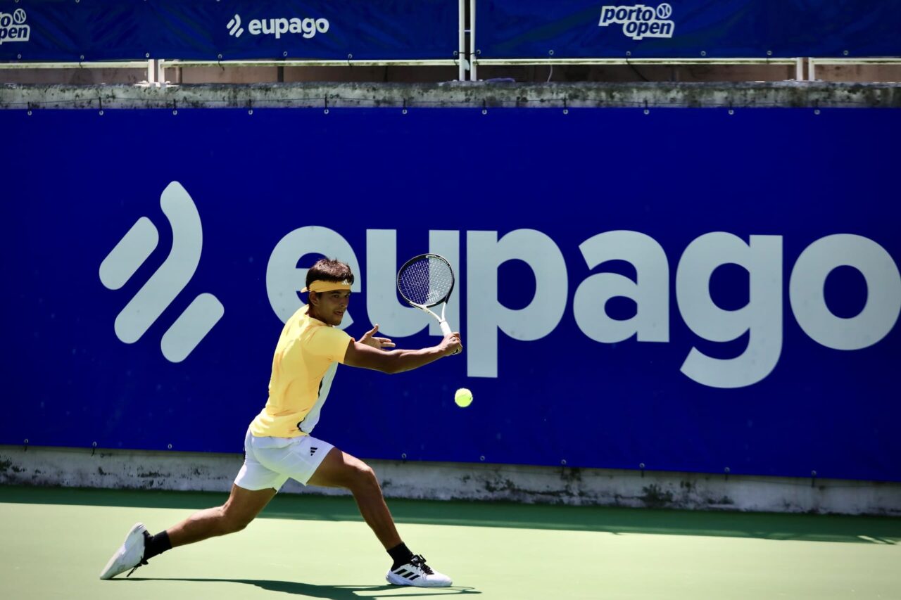 Francisco Rocha arrasa e segue para os quartos de final do Eupago Porto ...