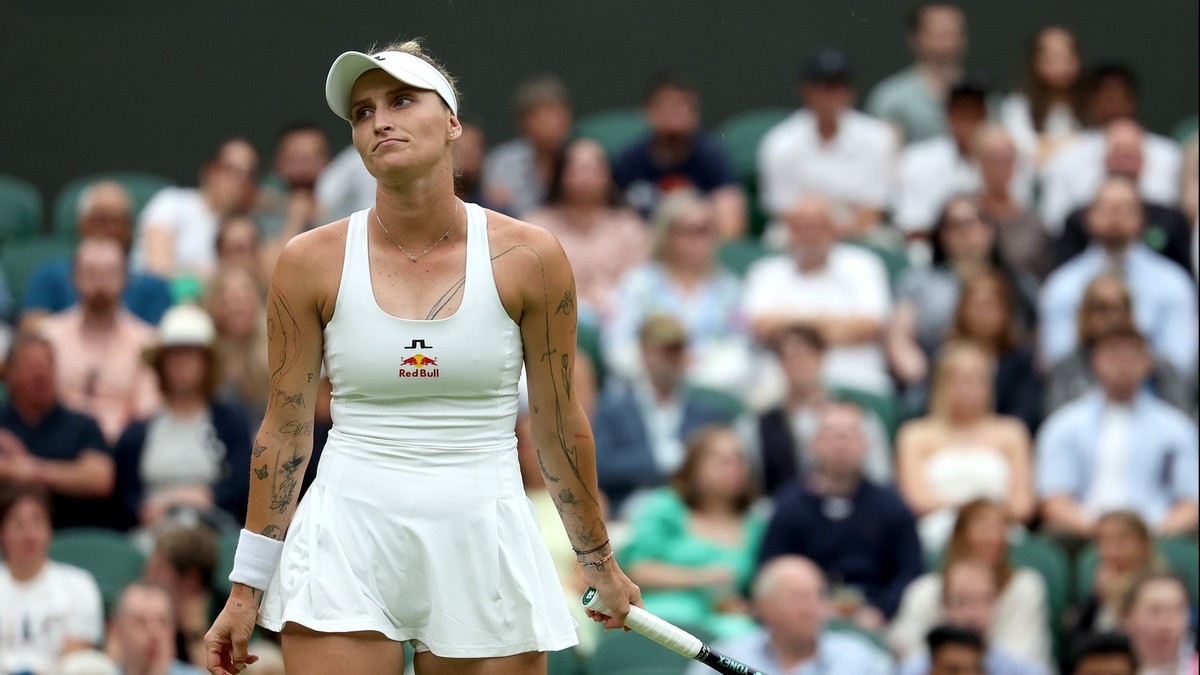 Campeã em título Marketa Vondrousova cai com estrondo na primeira ronda ...