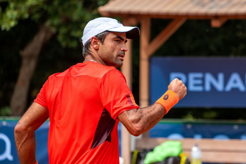 Frederico Silva confirma favoritismo na estreia em Monastir