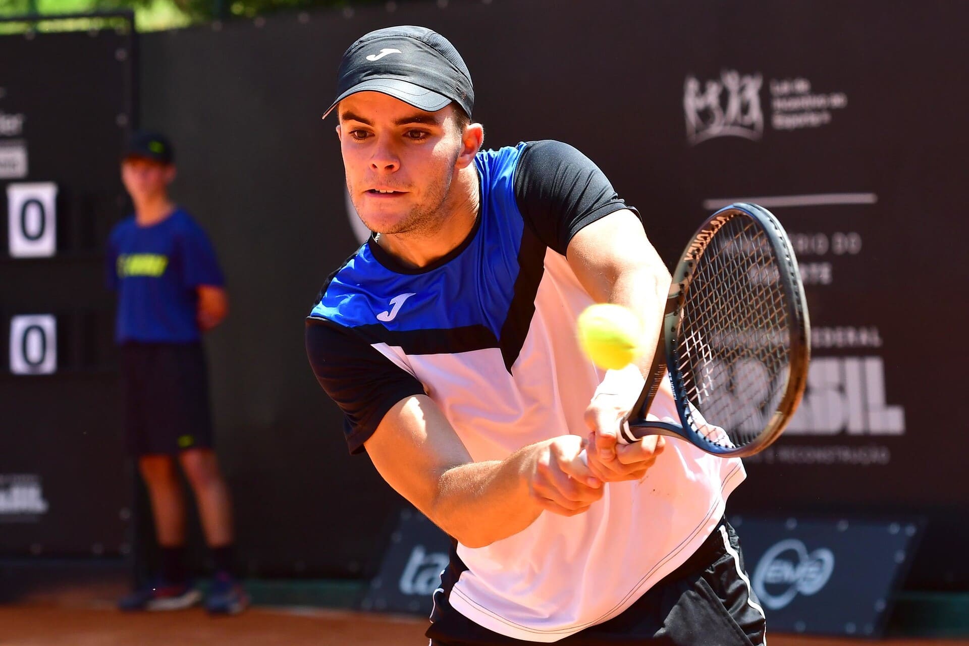 Jaime Faria vence duelo português e segue para as meias-finais em Curitiba