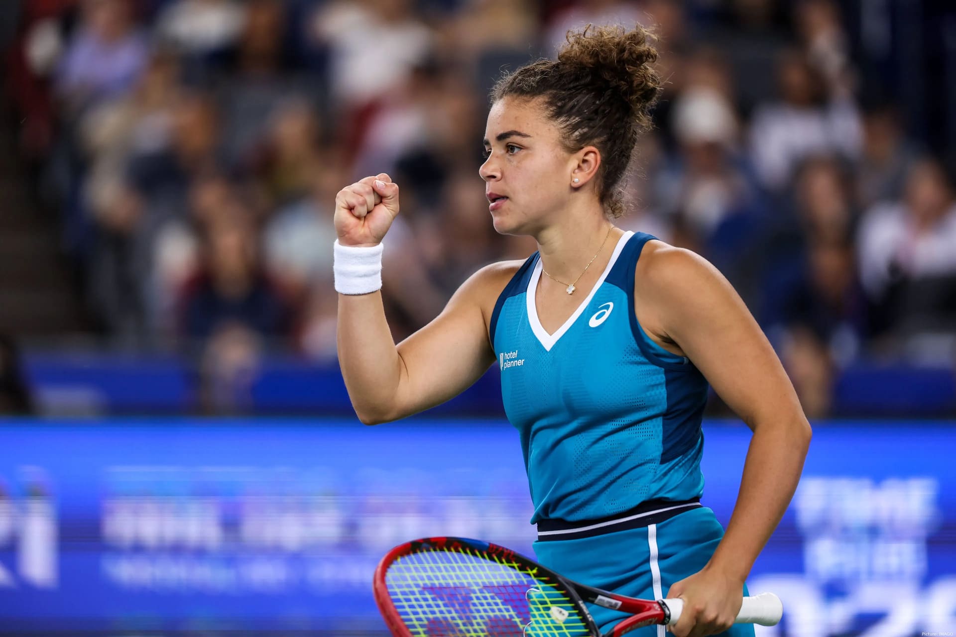 Estreante Jasmine Paolini vence pela primeira vez no WTA Finals