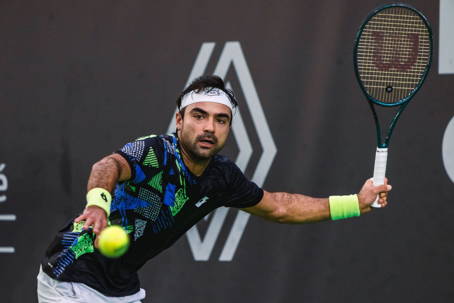 Frederico Silva cede na estreia do terceiro e último Indoor Oeiras Open