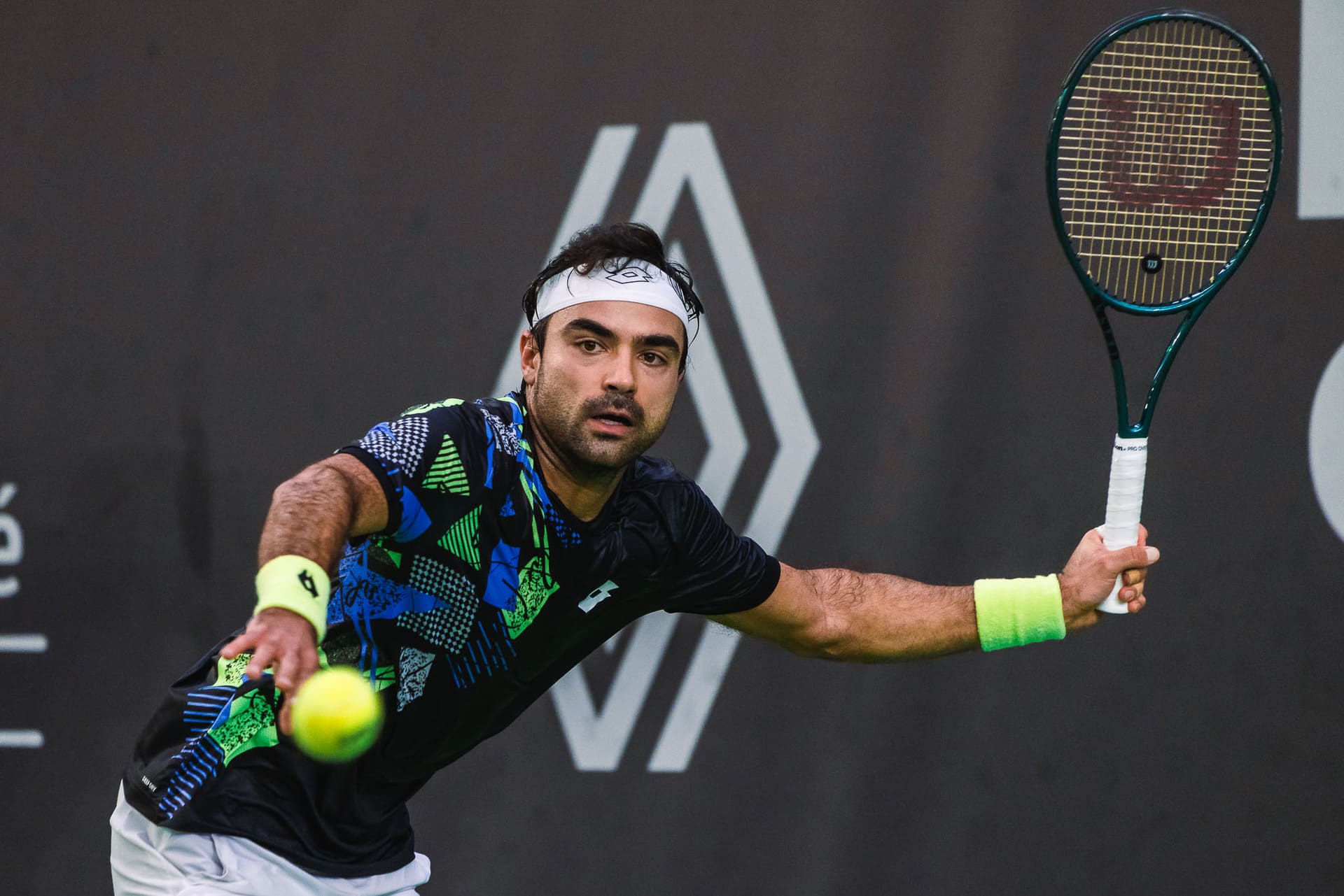 Frederico Silva cede na estreia do terceiro e último Indoor Oeiras Open