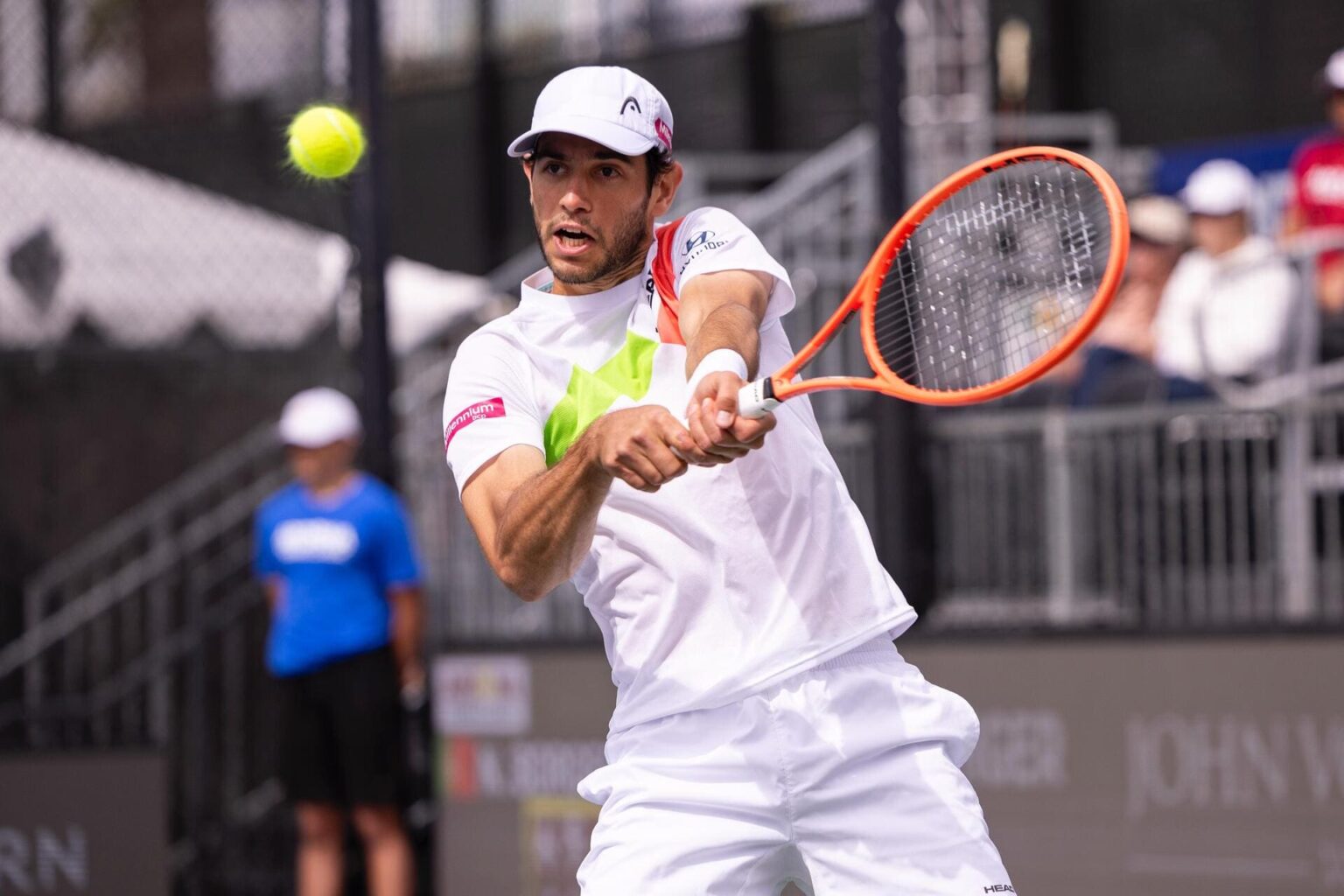 Nuno Borges entra na terra batida com o pé direito e apura-se para os ...