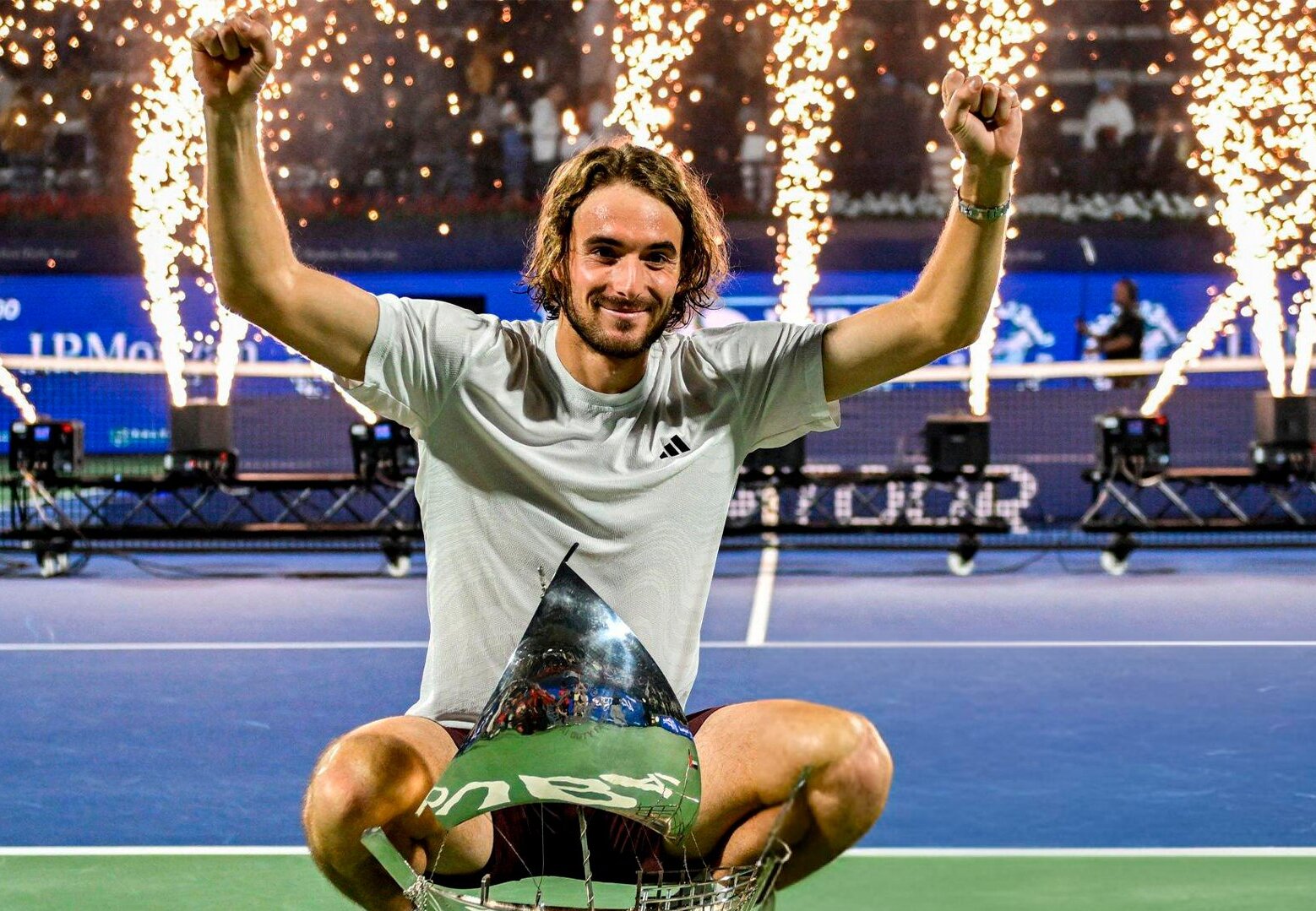 À 12.ª é de vez: Stefanos Tsitsipas quebra malapata e conquista primeiro título num ATP 500