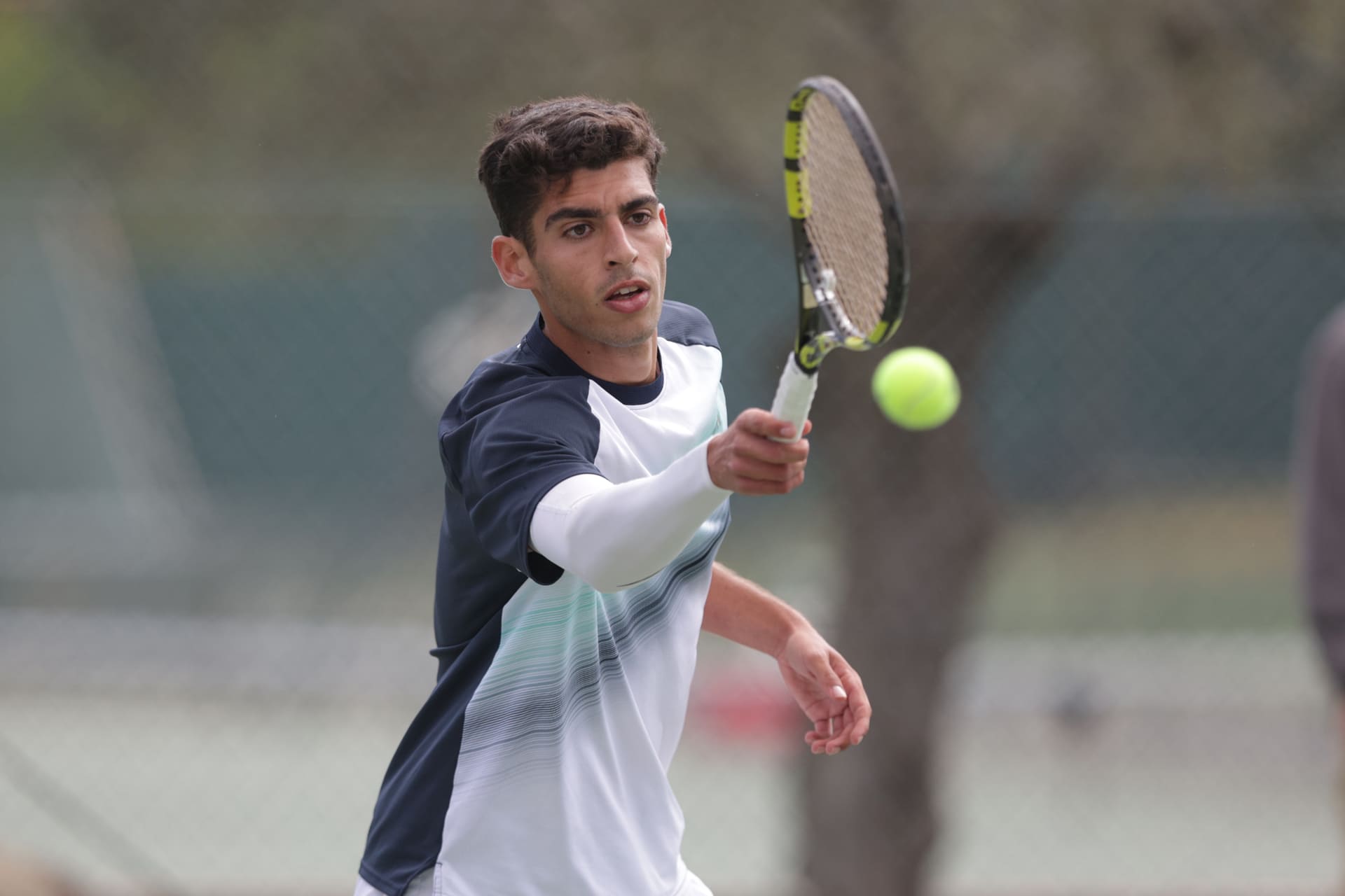 Tomás Luís vence duelo algarvio e é o primeiro português a avançar em ...