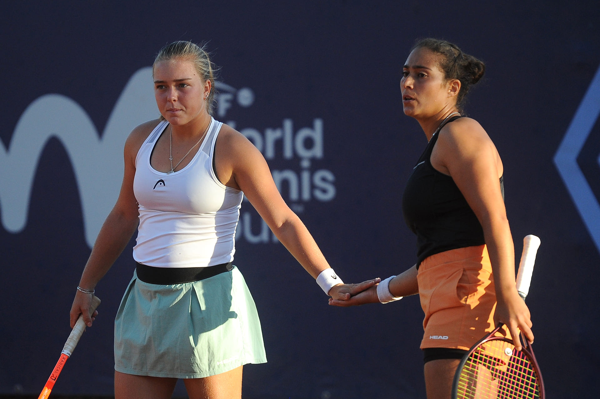 Santos e Voloshchuk vencem compatriota rumo aos quartos de final no CIF