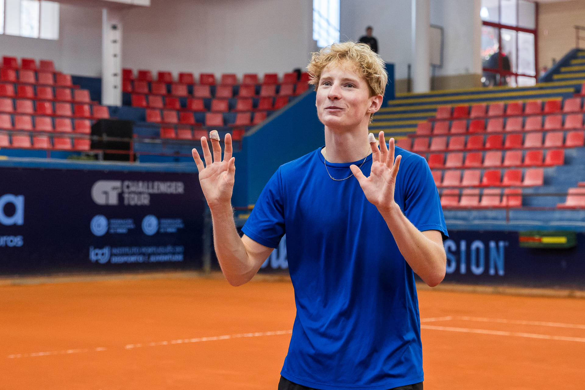 Elmer Moller celebra o tri na língua de Camões: "Amo Portugal"