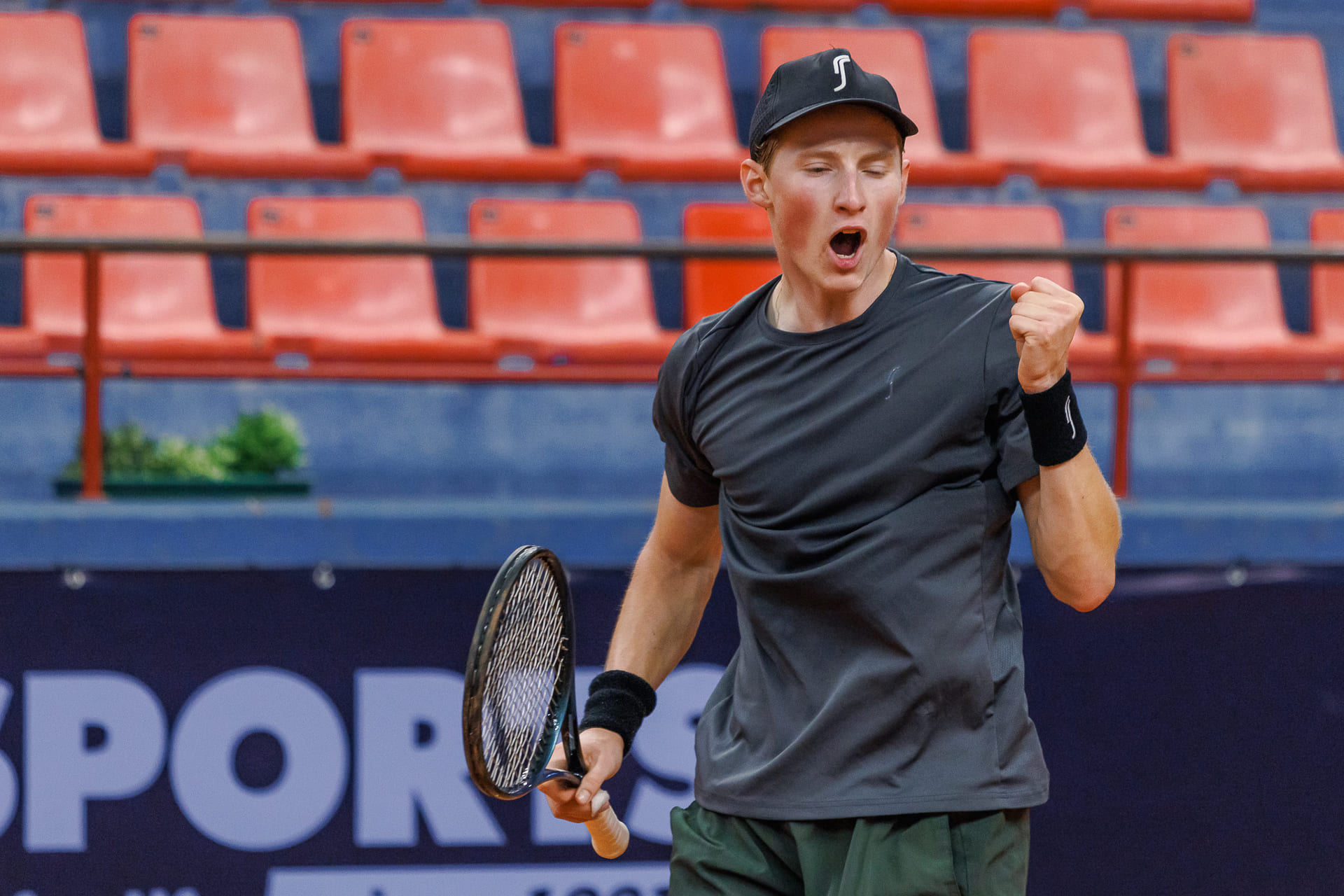 Elmer Moller toma-lhe o gosto e alcança a terceira final Challenger em ...
