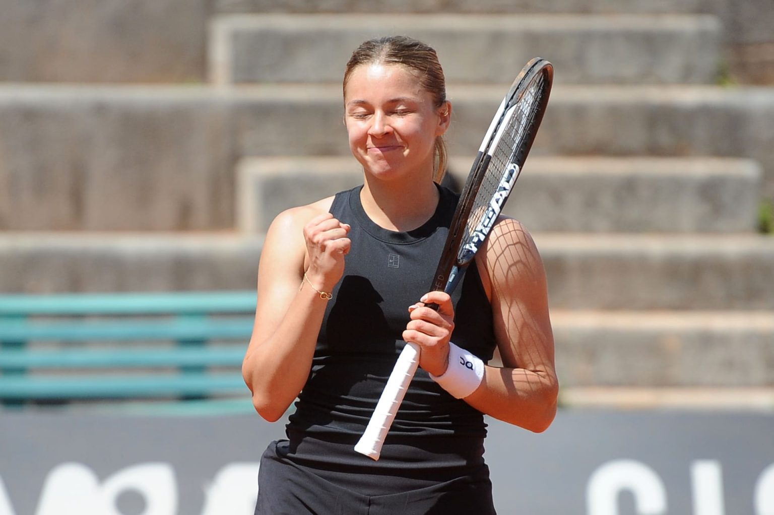 Maja Chwalinska conquista Oeiras Ladies Open e celebra pela segunda vez ...