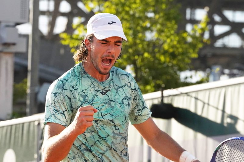 Jaime Faria apura-se para a terceira ronda de Roland-Garros e segue ...